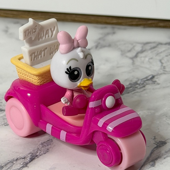 Disney | Toys | Disney Doorables Daisy Duck Lets Go Scooter Vehicle ...